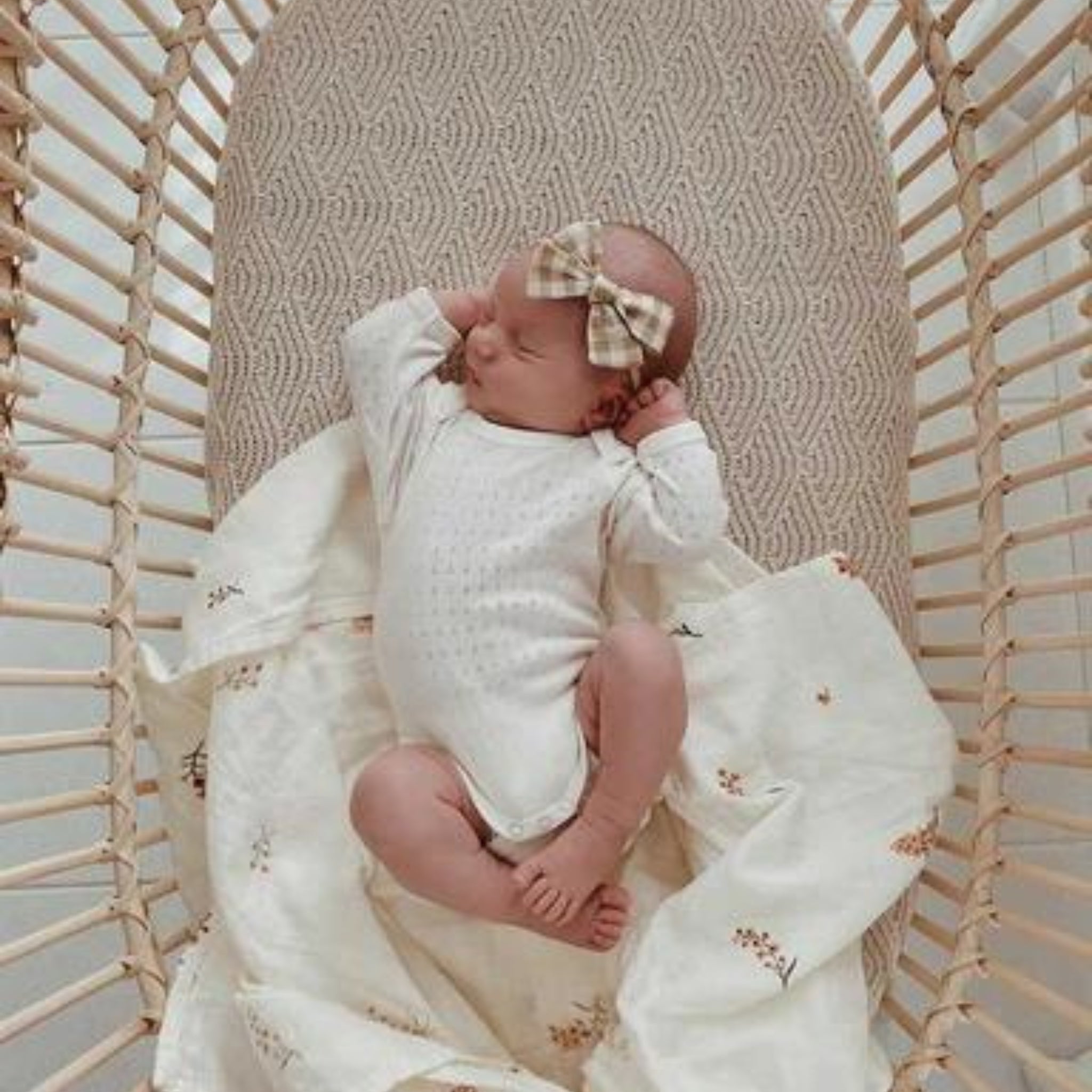 Mae & Rae | Baby Bows & Accessories - Gingham Bow – Coco & Bundle