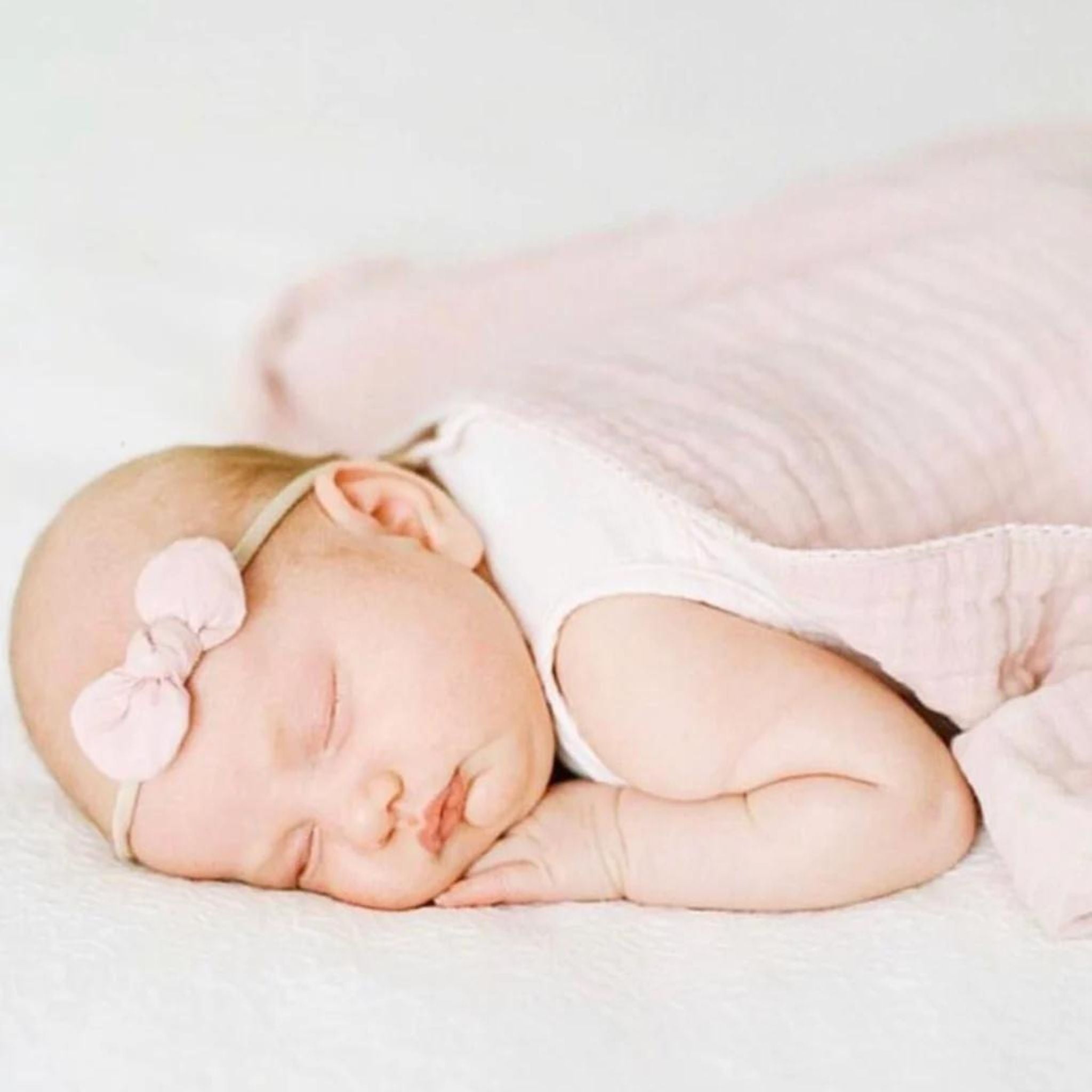 Mae & Rae | Baby Bows & Accessories - Pale Pink Lulu Bow – Coco & Bundle